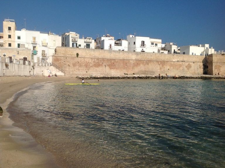 Tengerpart Bari mellett? A 7 legszebb tengerpart a reptérhez közel.